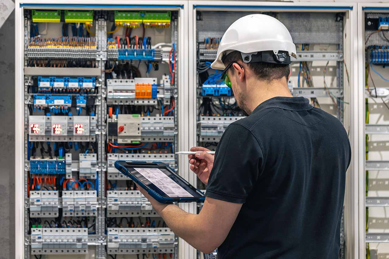 Discover the Top 5 Industrial Electrical Trends for 2025